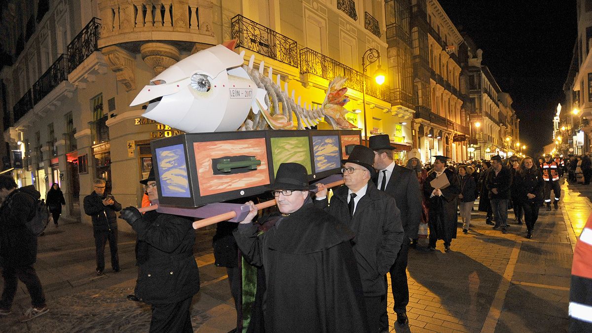 El entierro de la sardina despide el Carnaval