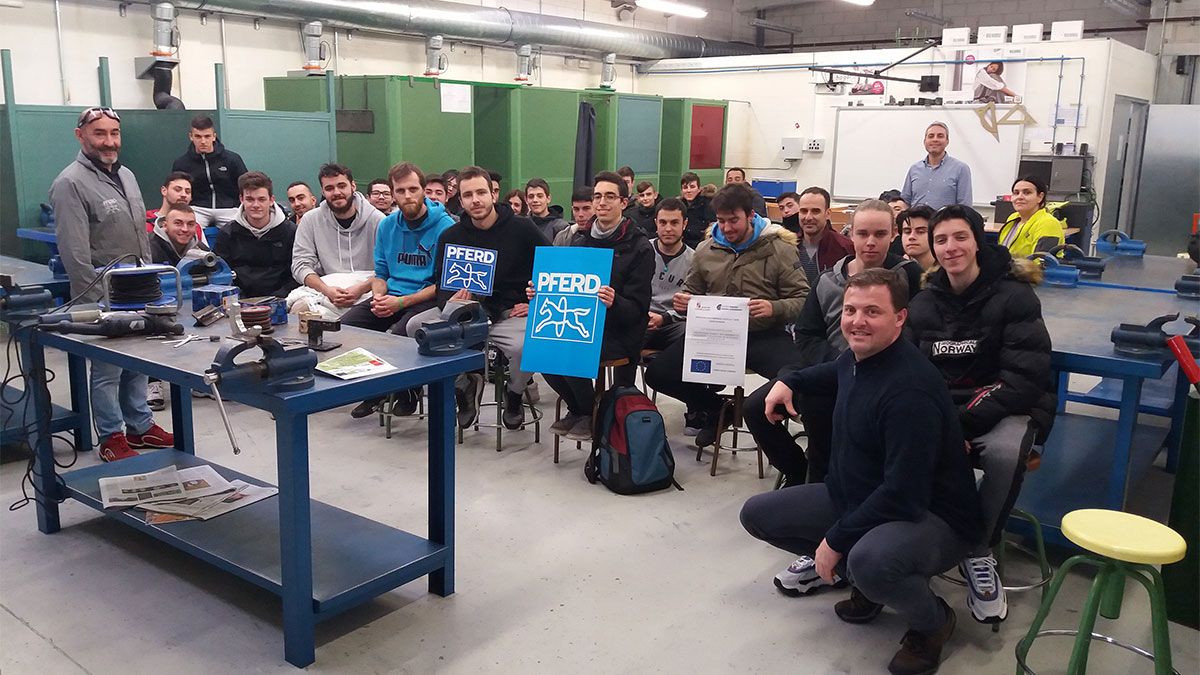 Una nueva empresa 'da clase' en el CIFP Tecnológico Industrial