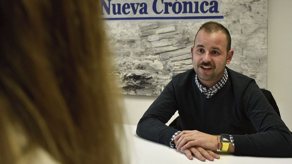 León se deja bigote este mes