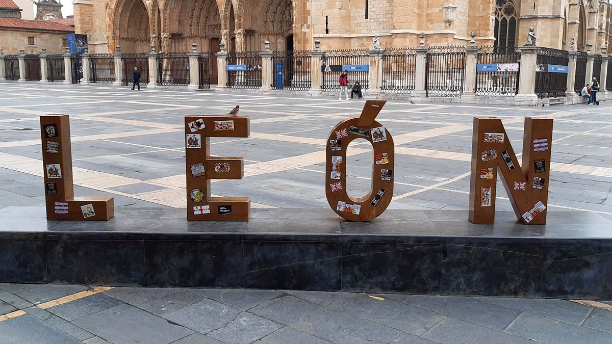 La Policía investiga la vandalización de las letras de 'León'