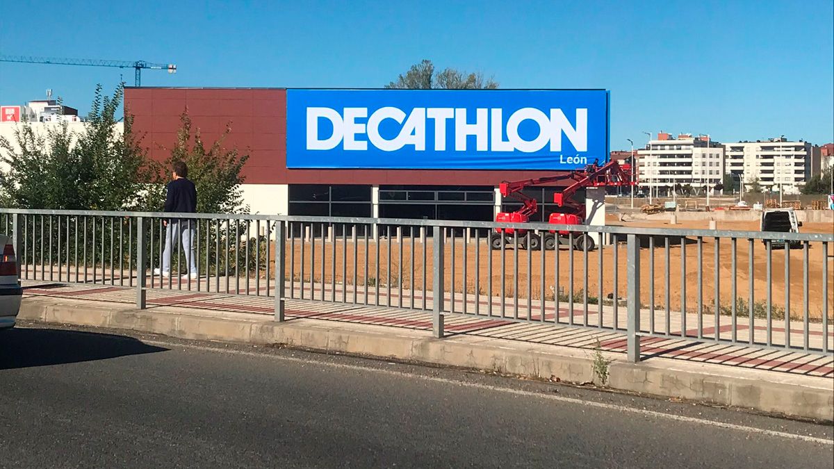 Decathlon ultima su desembarco en León