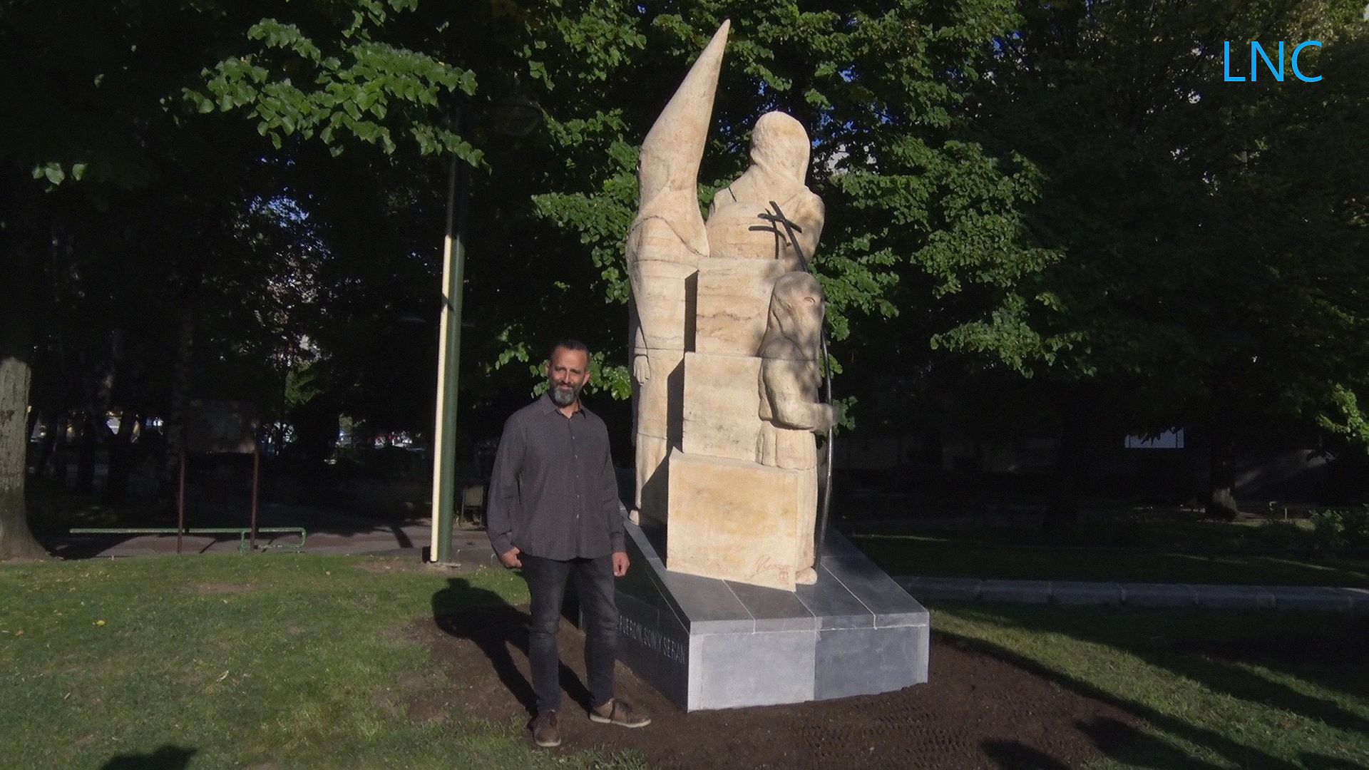 Una gran escultura para homenajear a los papones leoneses
