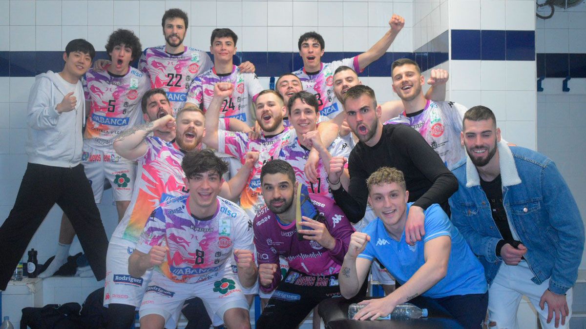 Ademar 34 - Puente Genil 32: 'El Ademar sabe sufrir para no descolgarse'