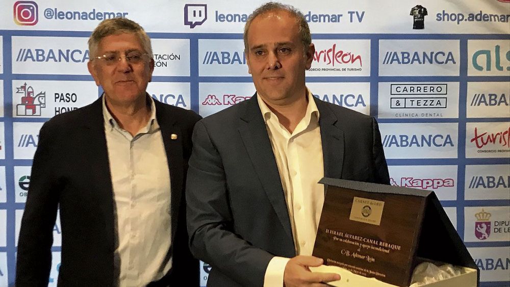 El Ademar reconoce el trabajo de Álvarez Canal para salir del concurso
