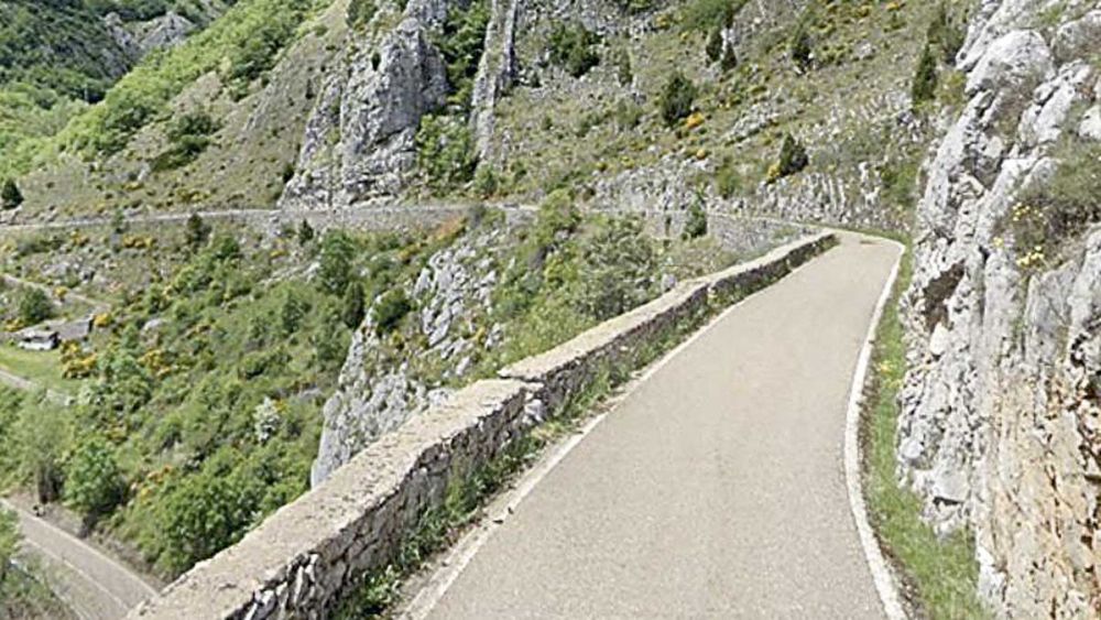 18 apartaderos y nuevo firme para mejorar la carretera que va a ...