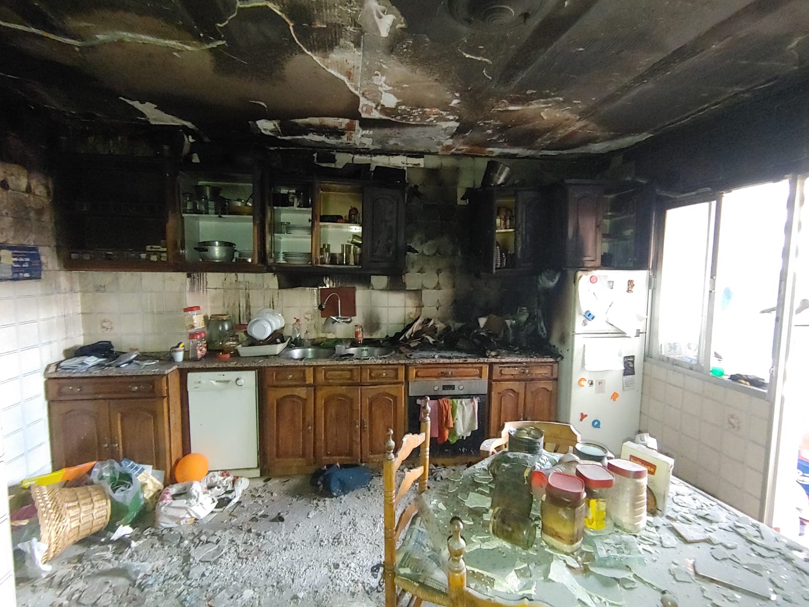 Los Bomberos de Ponferrada apagan un incendio originado en la cocina de ...