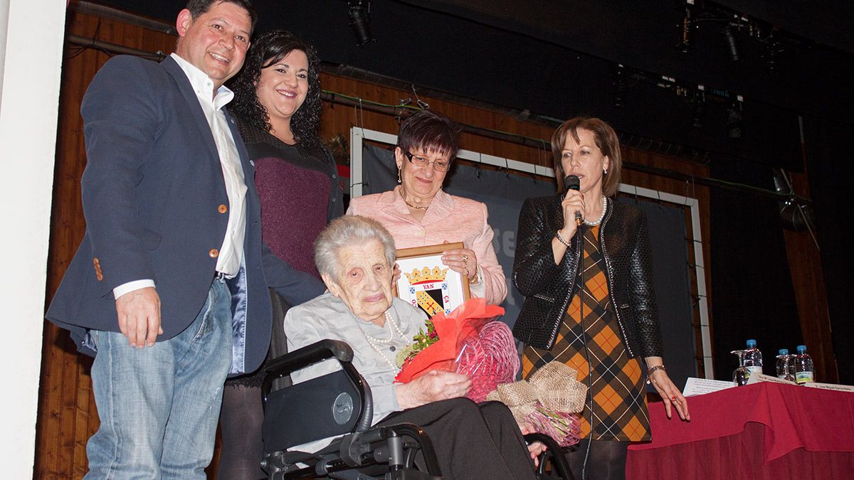 La Semana del Mayor rinde homenaje a los abuelos de Coyanza