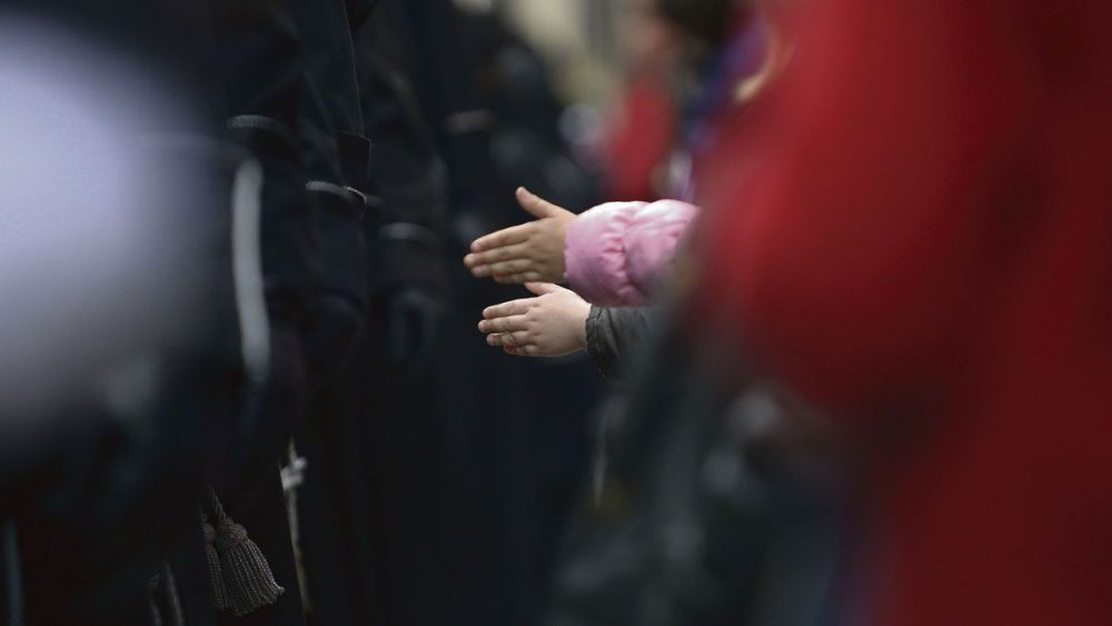 Y de banda sonora, el himno