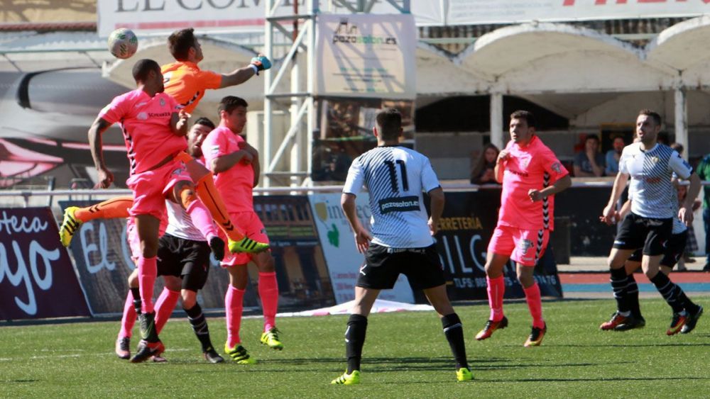 Suárez-Quiñones ofrece una conferencia en la Academia Básica del Aire