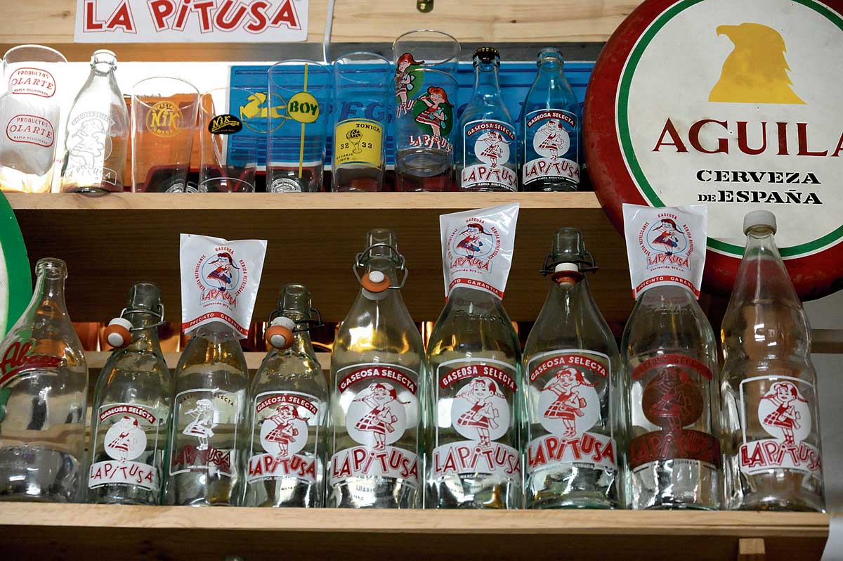 Vuelta Al Bierzo En Dos Mil Botellas De Gaseosa