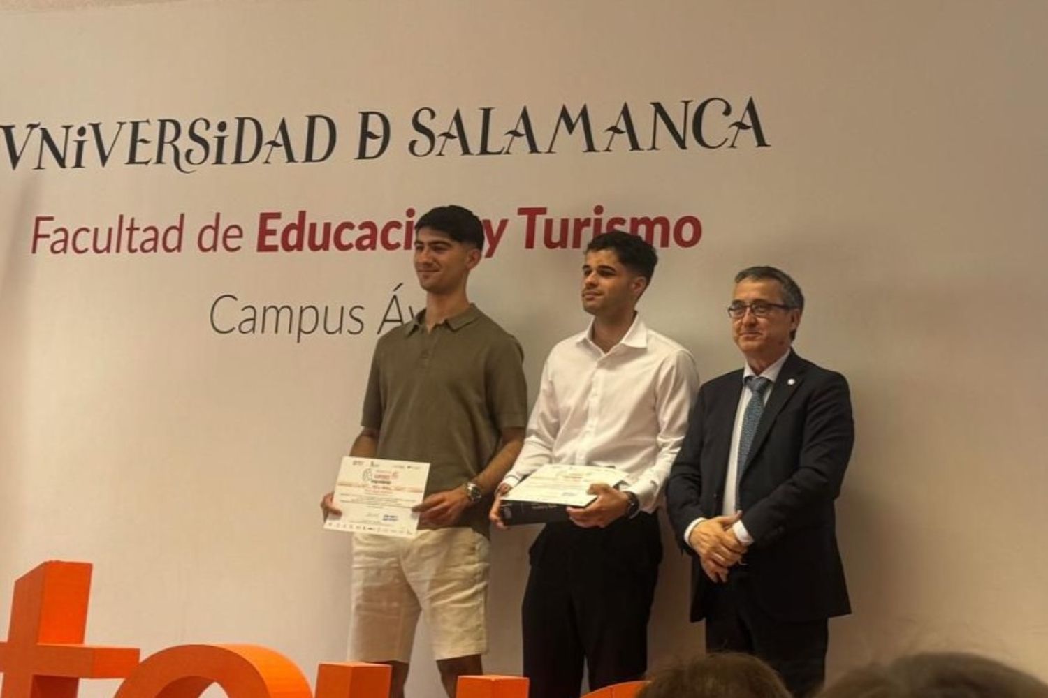 Dos jóvenes de la ULE ganan un premio por una propuesta energética para ...