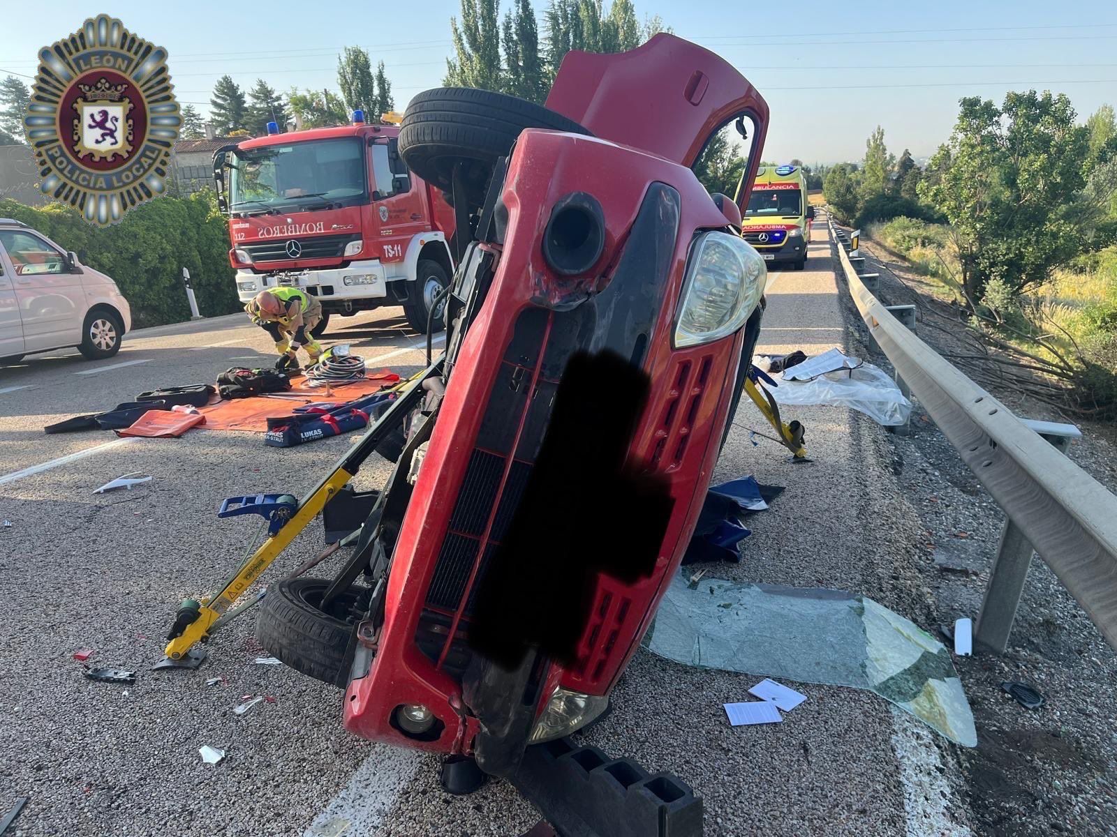 Un espectacular accidente en la carretera de Asturias se salda sin ...