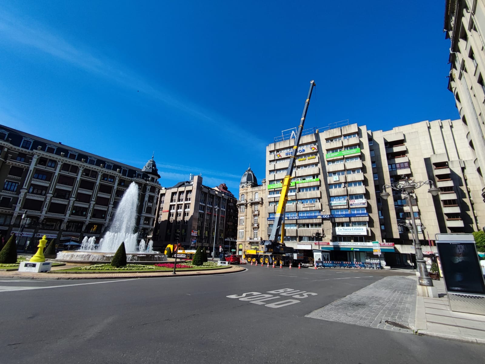 Unicaja Banco procede a la renovación de su logo en Santo Domingo