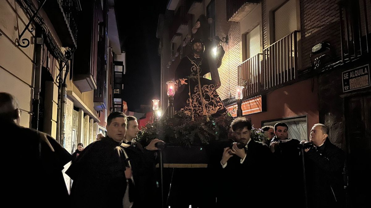 El 'Dainos' anuncia ya la Buena Muerte en la noche leonesa