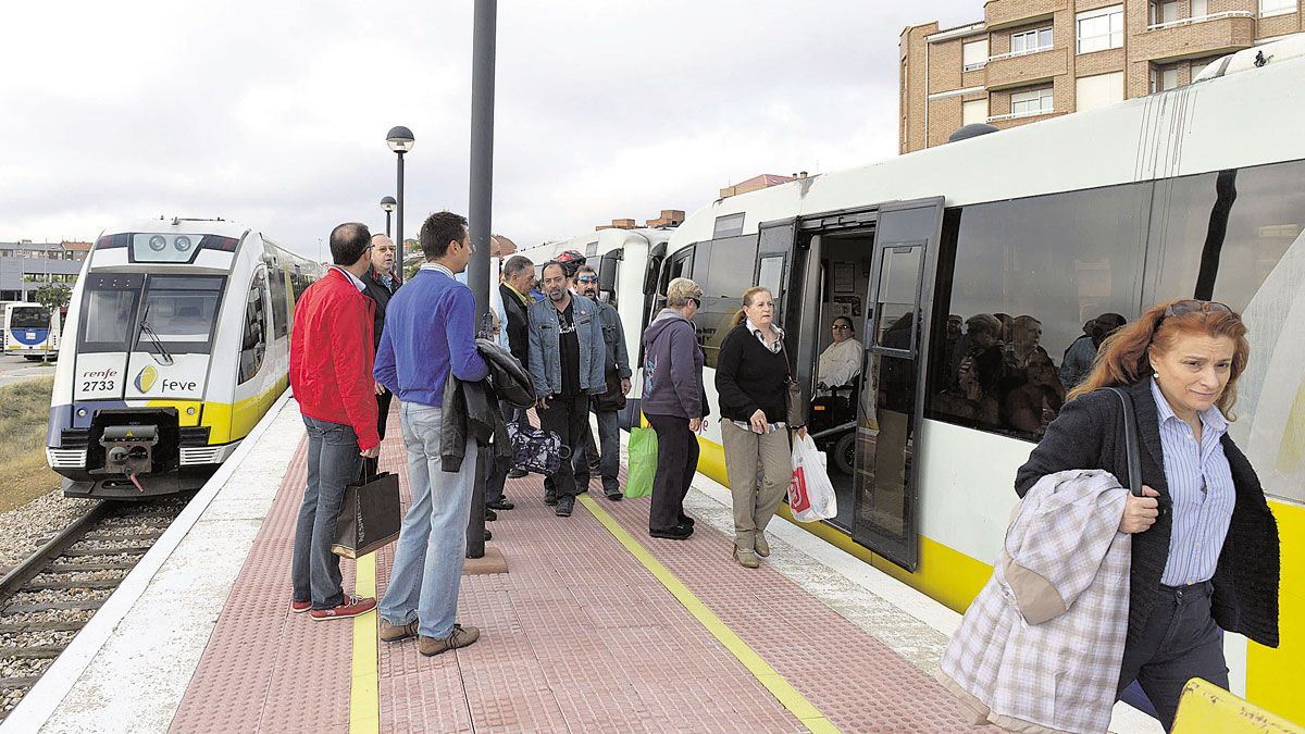 La Diputación busca la solución al mal servicio de Feve en León