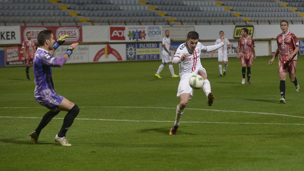 La ausencia de Álex Gallar, un contratiempo esperado