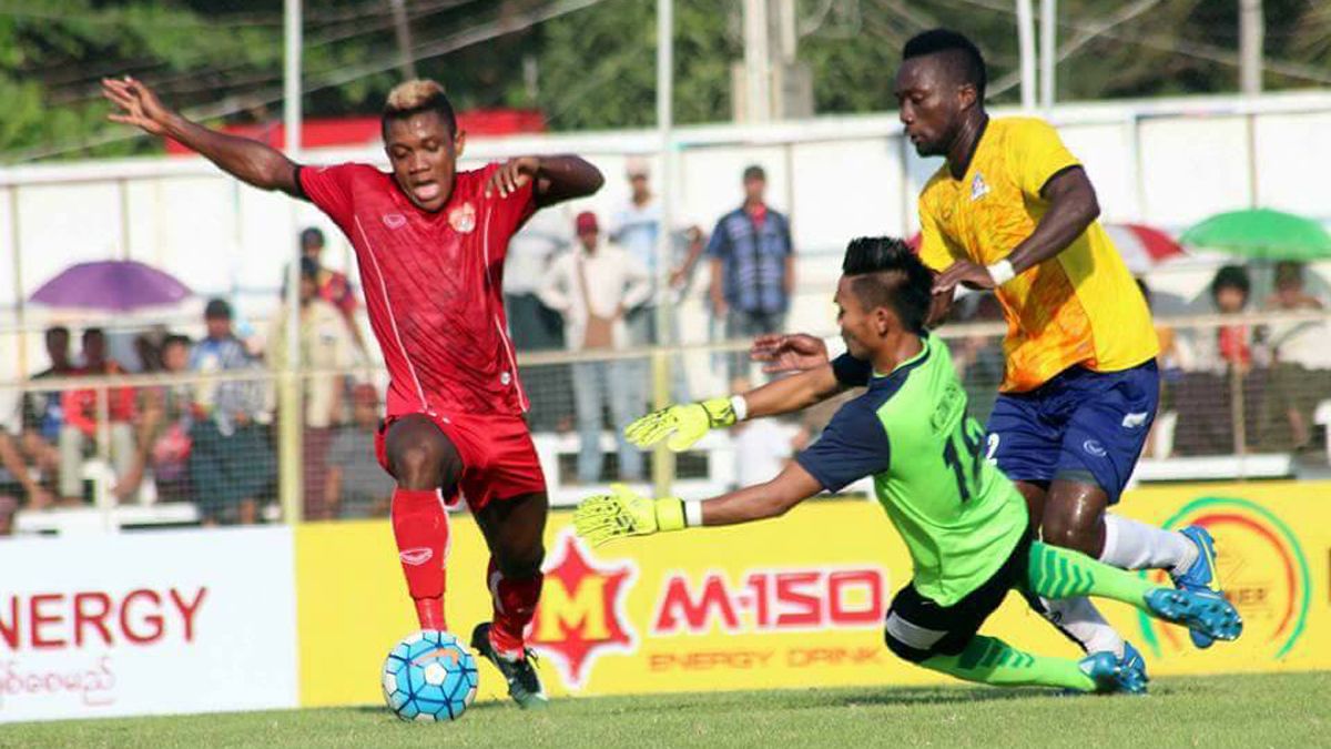 El delantero liberiano sub-23 Keith Nah, a prueba en la Ponferradina