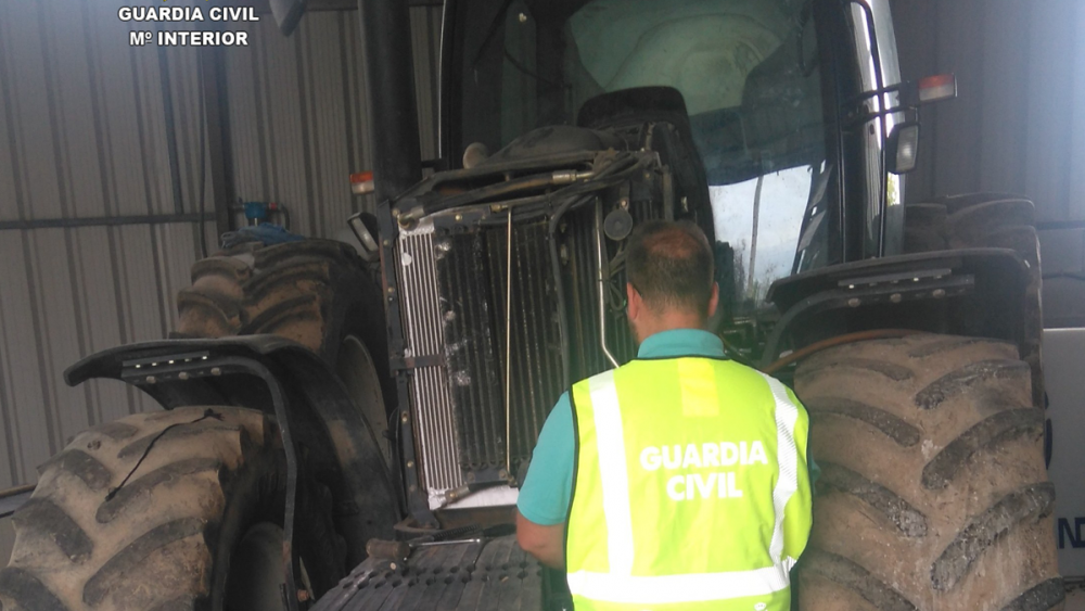 Dos detenidos por el robo de un tractor en Valladolid que apareció en ...