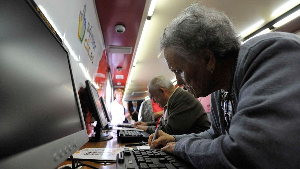 El Ciberbús llega a León el 10 de septiembre con talleres sobre ...
