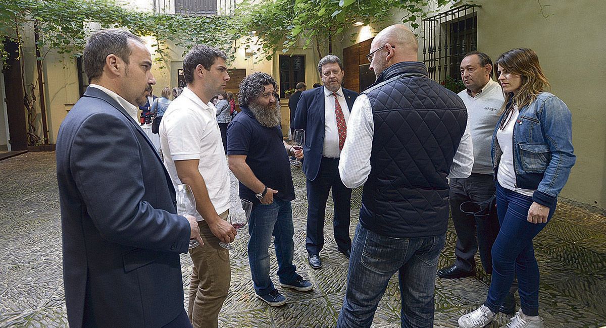 Bodegas Estefanía presentó las modalidades de la marca Tilenus